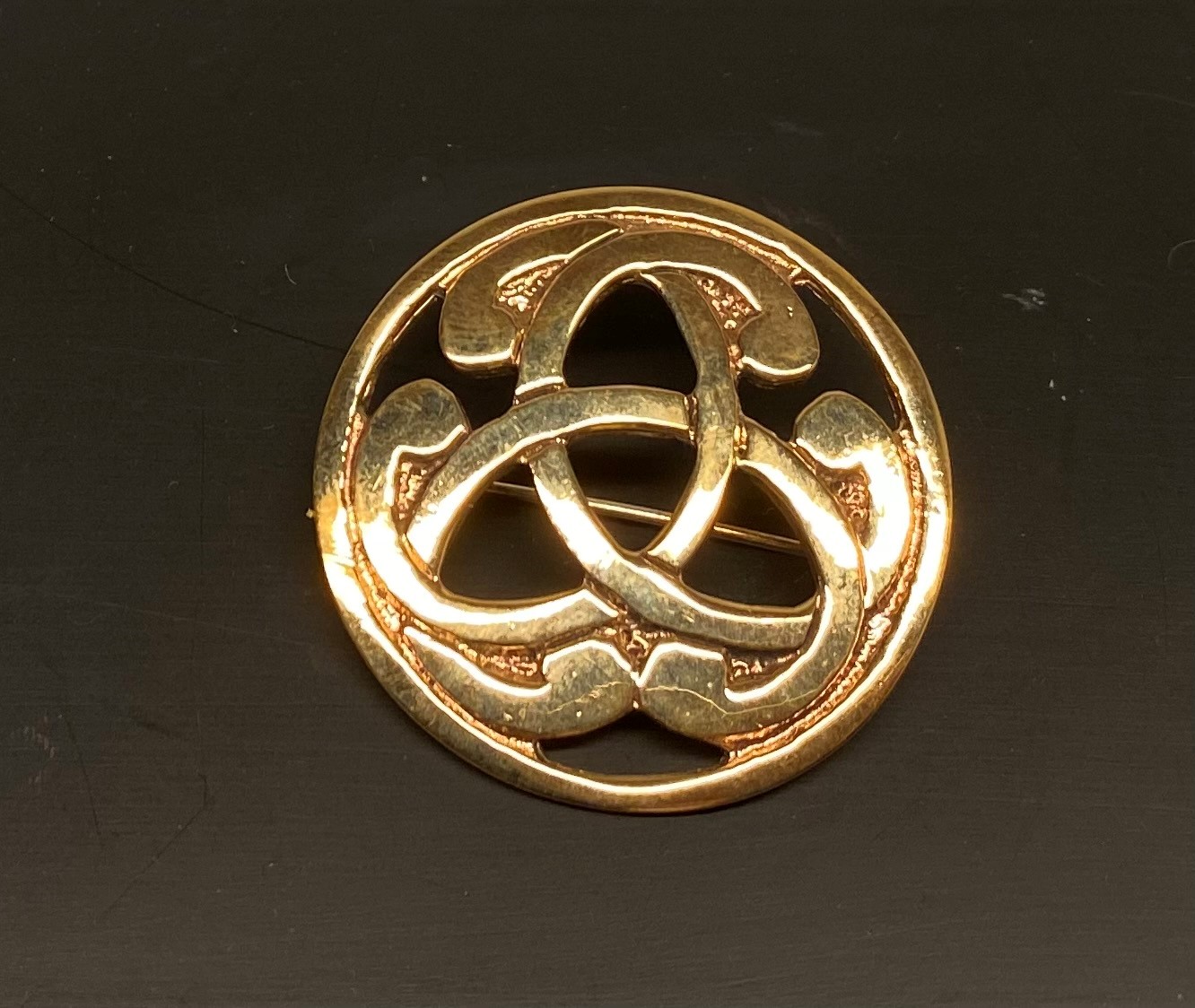 Vikinge broche i bronze - Magiske 3 en flot og enkel triskele